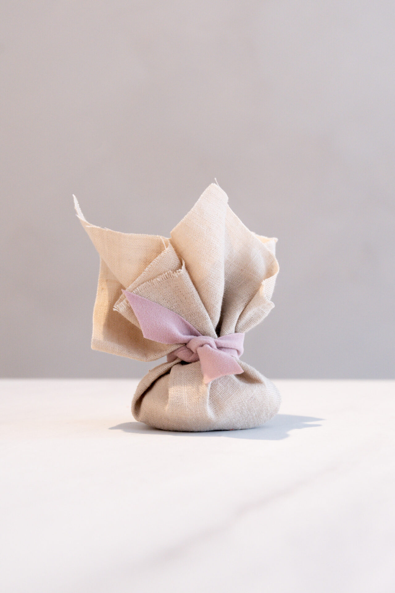 KADECO | Fijn linnen doekje l Suikerbonen bedankje DIY